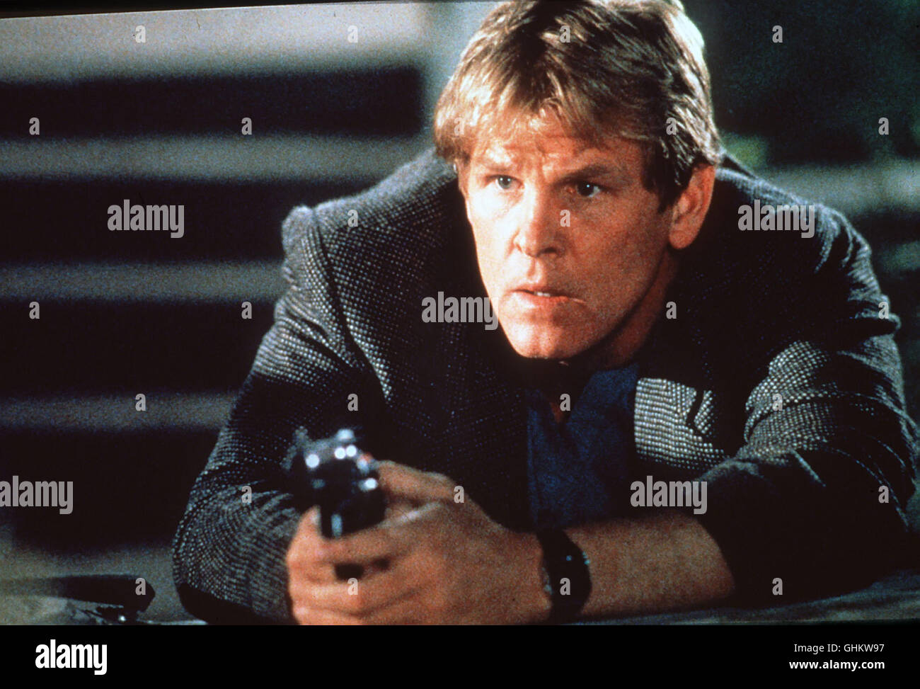 Der rauhbeinige Polizei-detektiv Jack Cates (NICK NOLTE) jagt mit ...