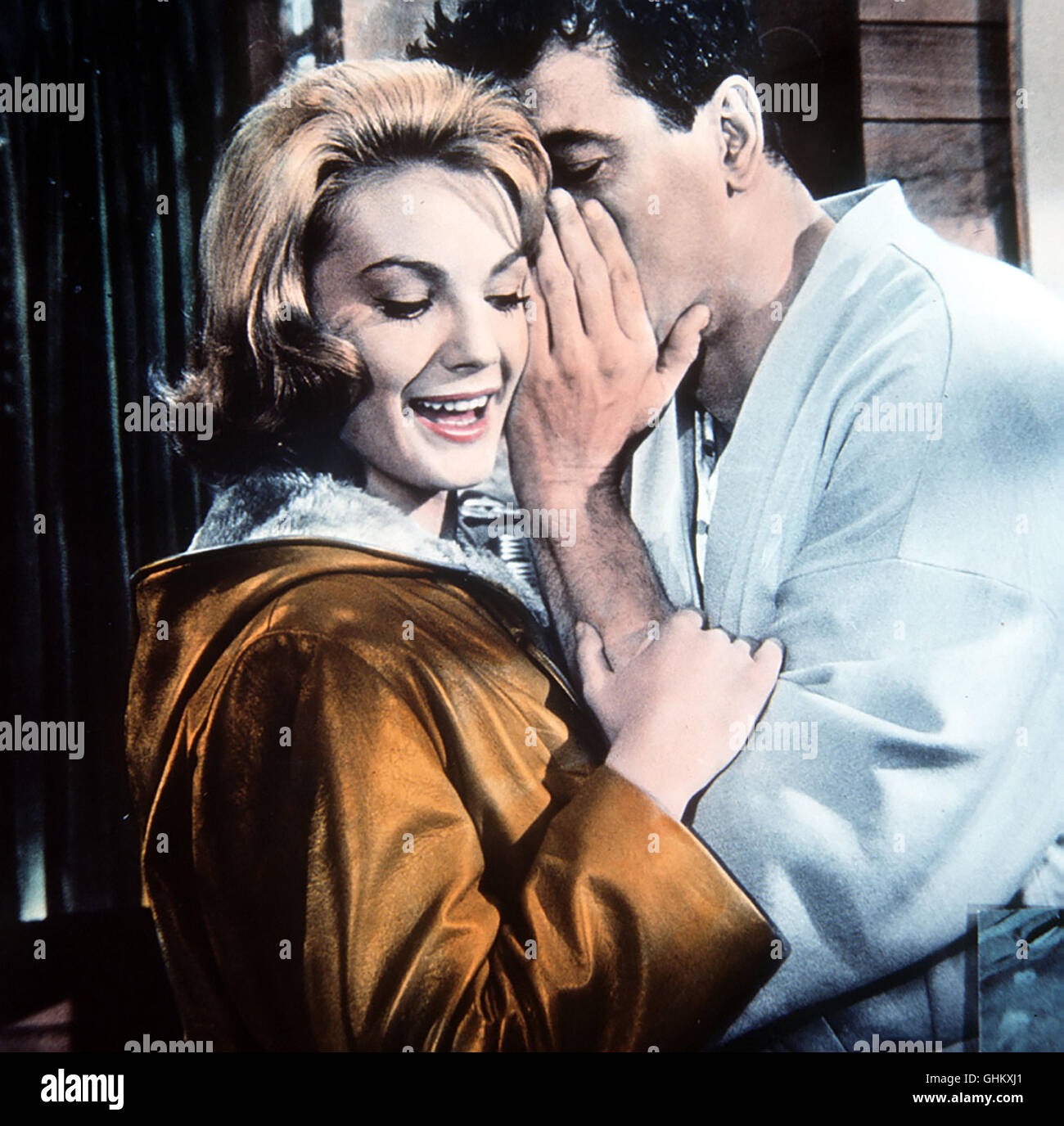 Die hübsche Isolde (MARIA PERSCHY) möchte Roger Willoughby (ROCK HUD ...