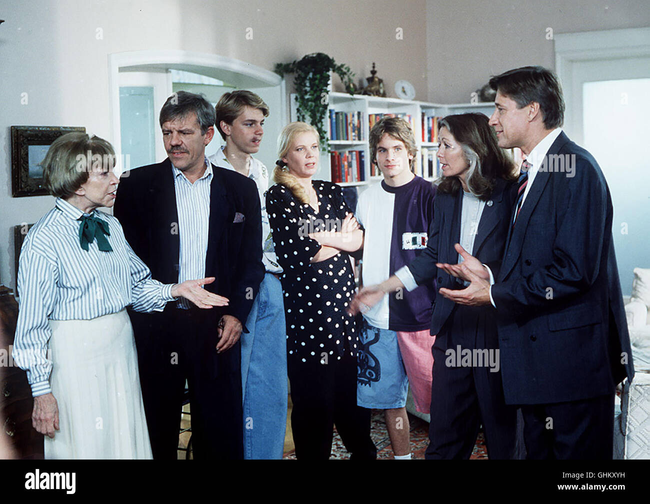 Foto vlnr.: Martha (TILLY LAUENSTEIN), Chrisoph (PETER STRIEBECK ...