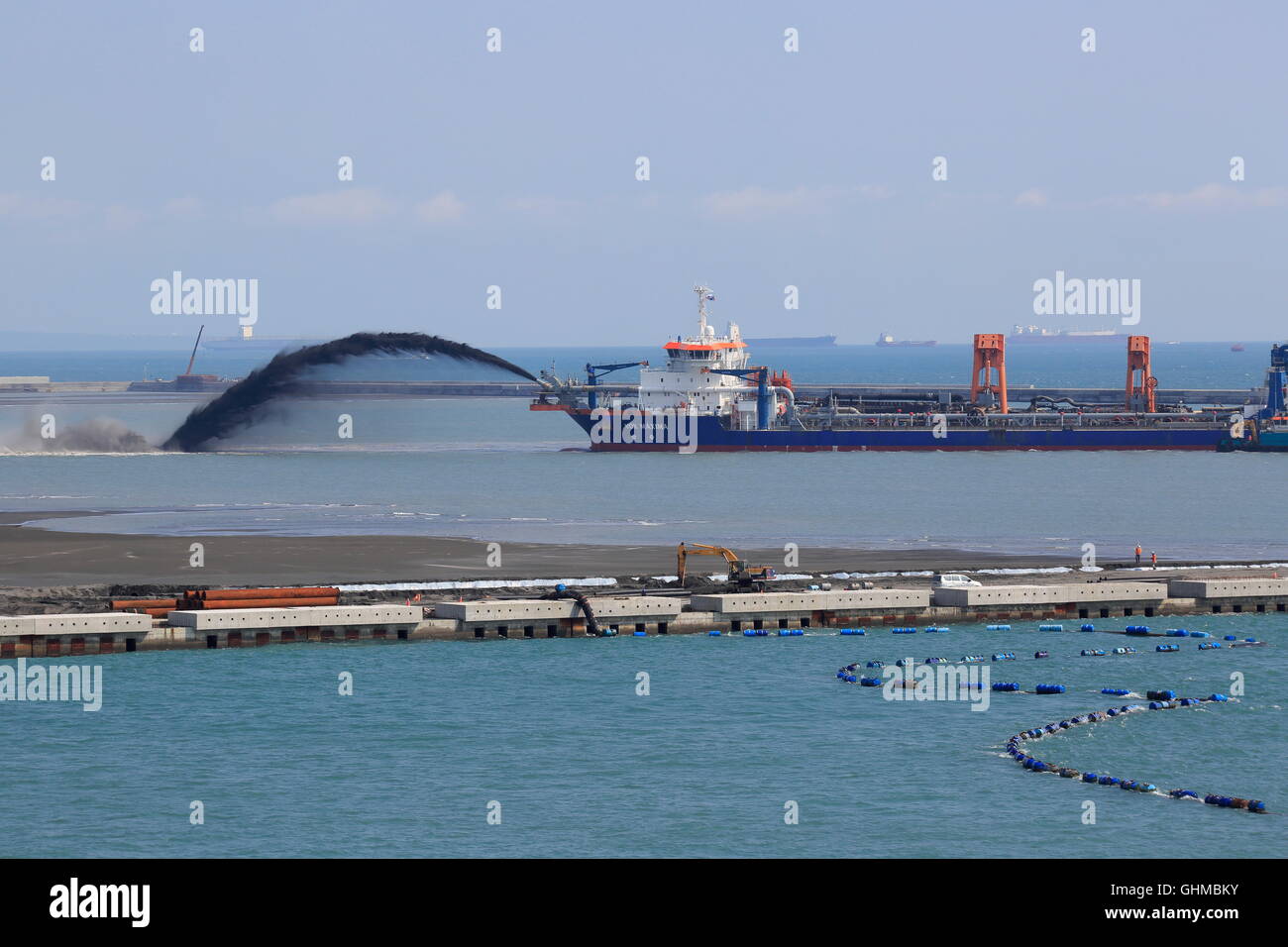 Trailing Suction Hopper Dredger Stock Photo - Alamy