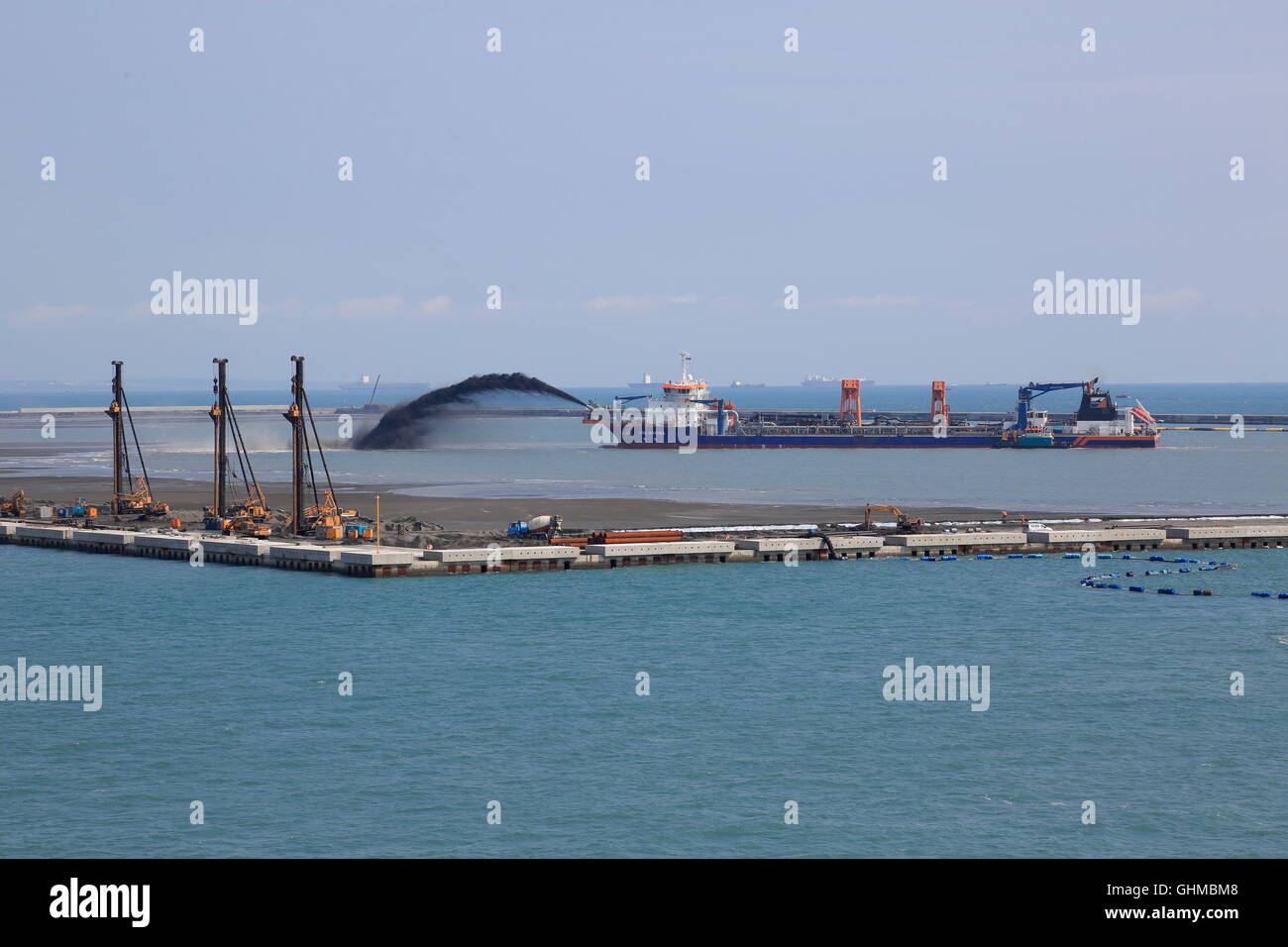 Trailing Suction Hopper Dredger Stock Photo - Alamy