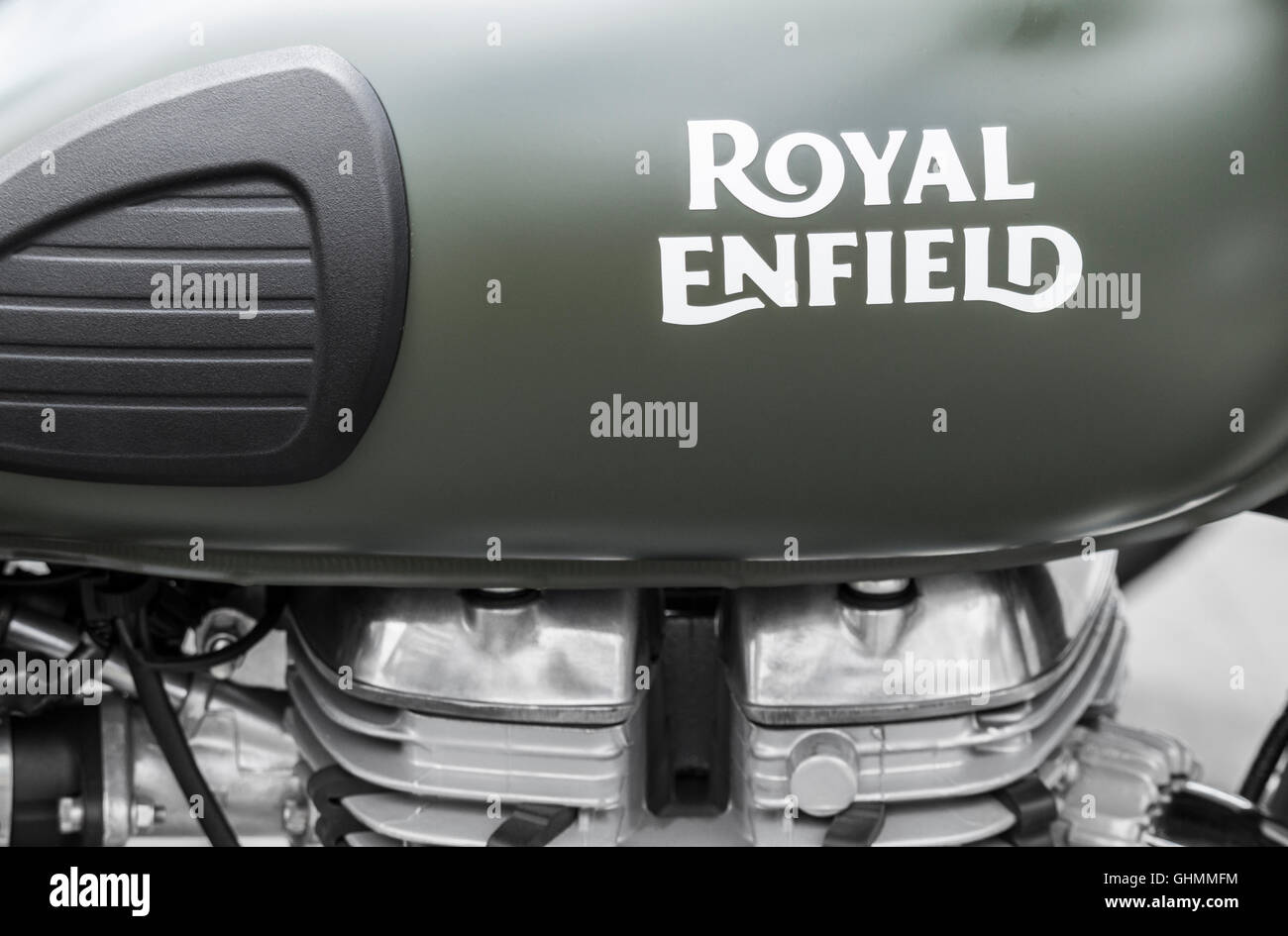 Royal enfield 500 classic hi-res stock photography and images - Alamy