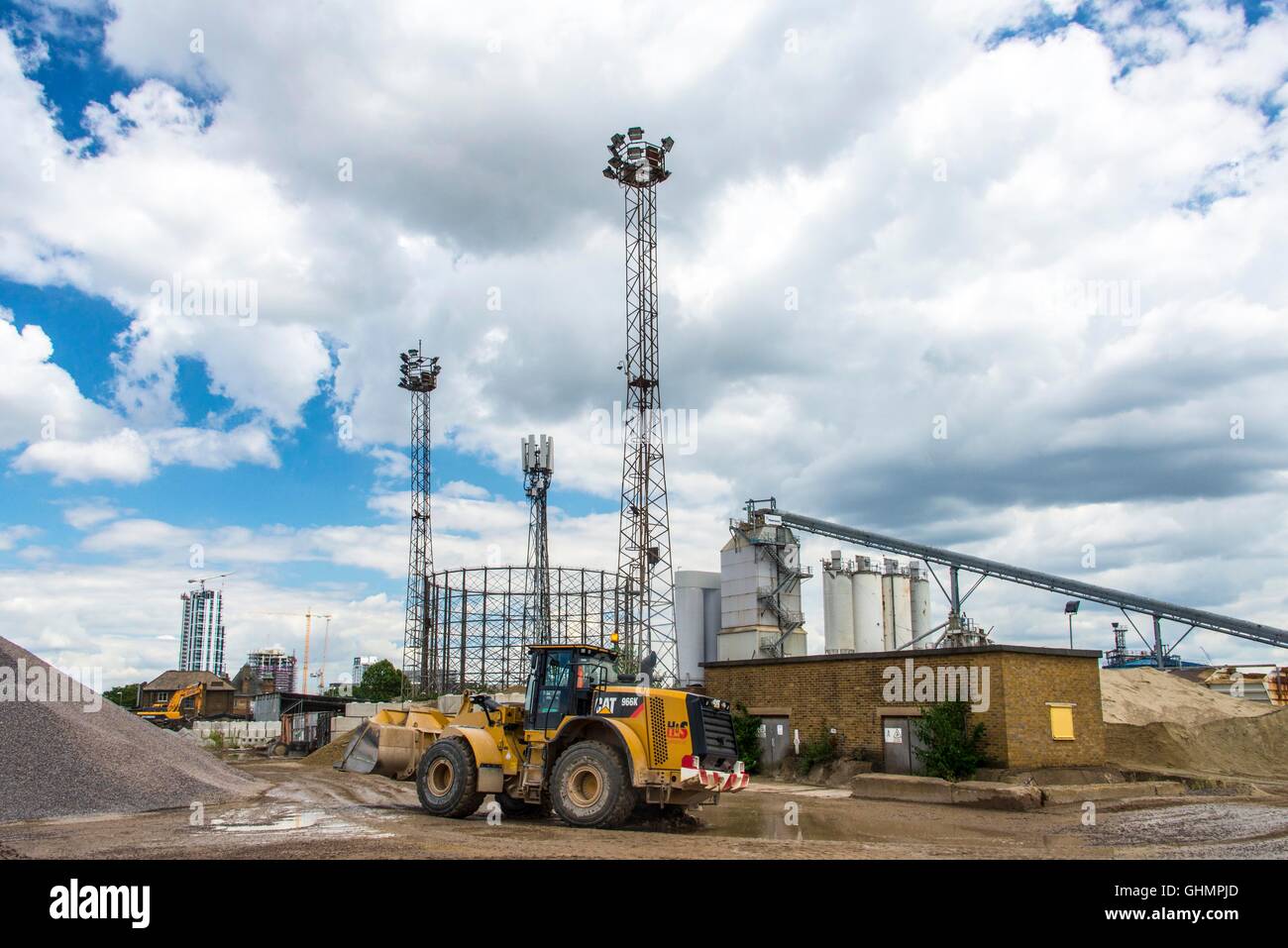 Gravel conveyor hi-res stock photography and images - Alamy