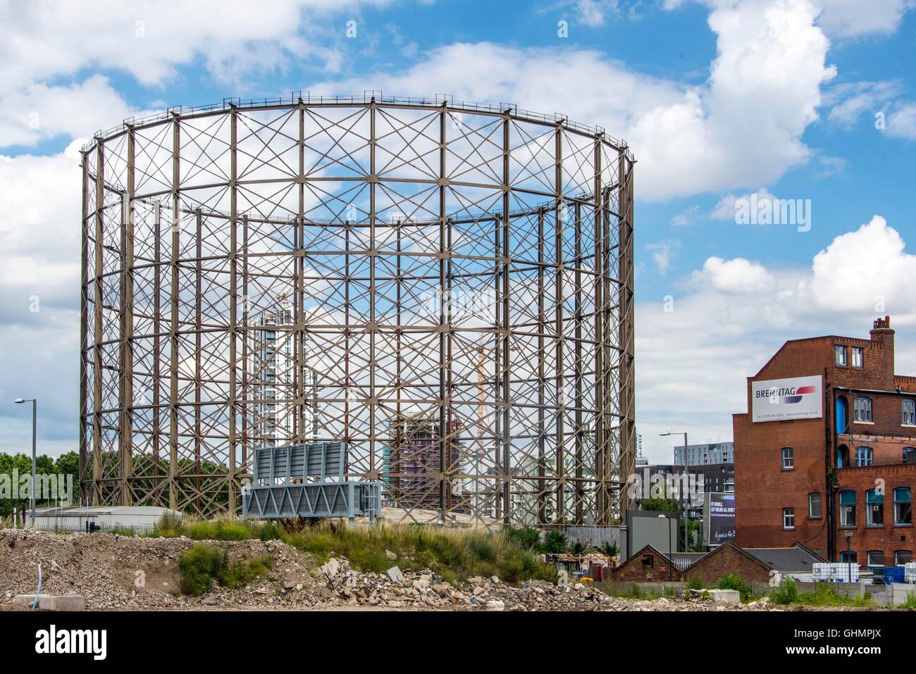 Obsolete gasometer hi-res stock photography and images - Alamy