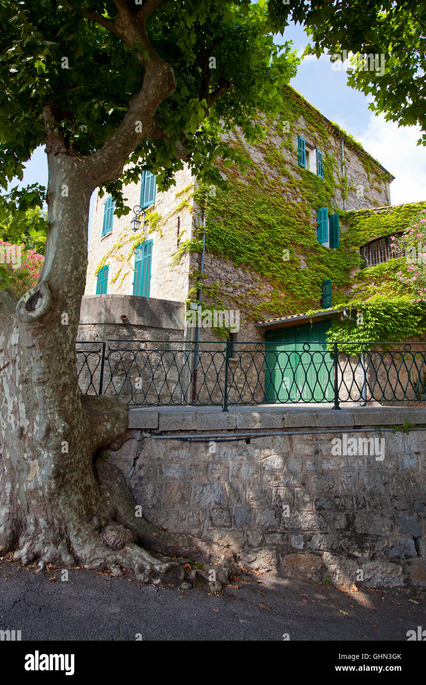 Earthen setting hi-res stock photography and images - Alamy