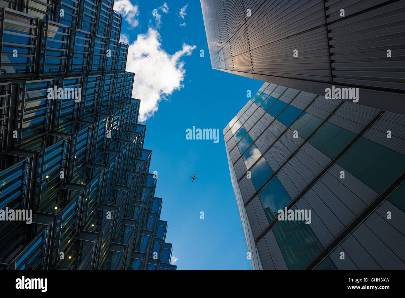 Pwc london office hi-res stock photography and images - Alamy