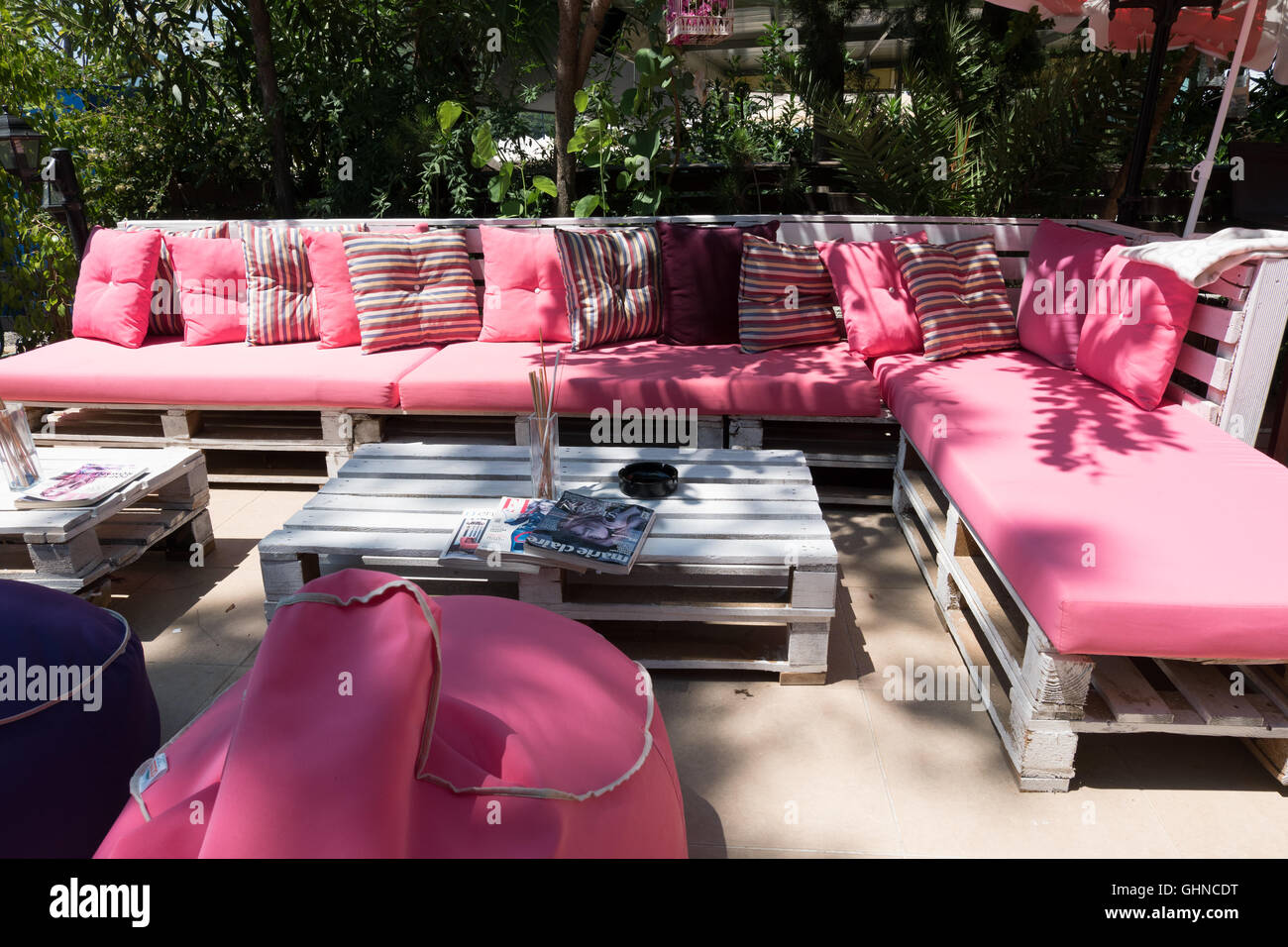 Outdoor seating design hi-res stock photography and images - Alamy