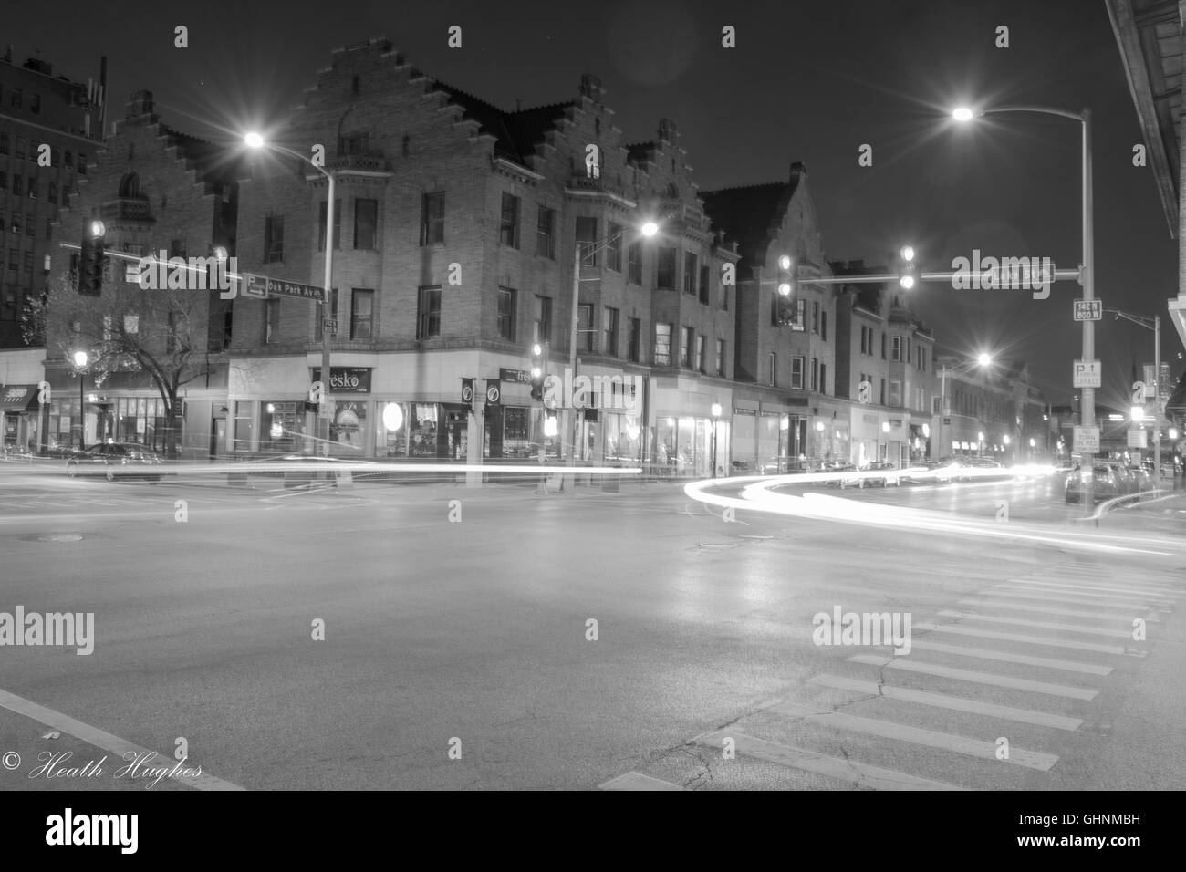 Street corner in Chicago suburbs with 3 second delay Stock Photo - Alamy