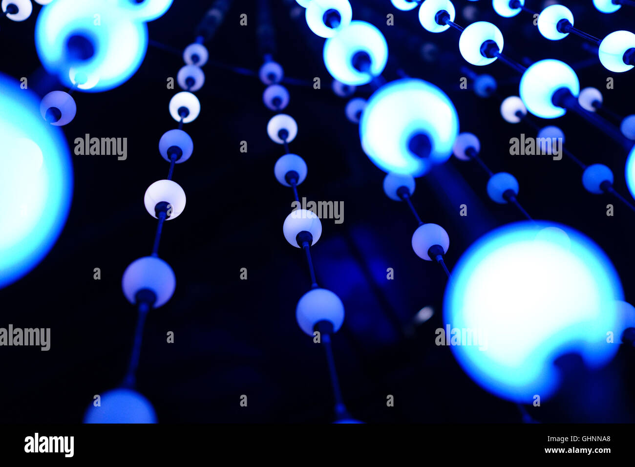 Light chain hi-res stock photography and images - Alamy