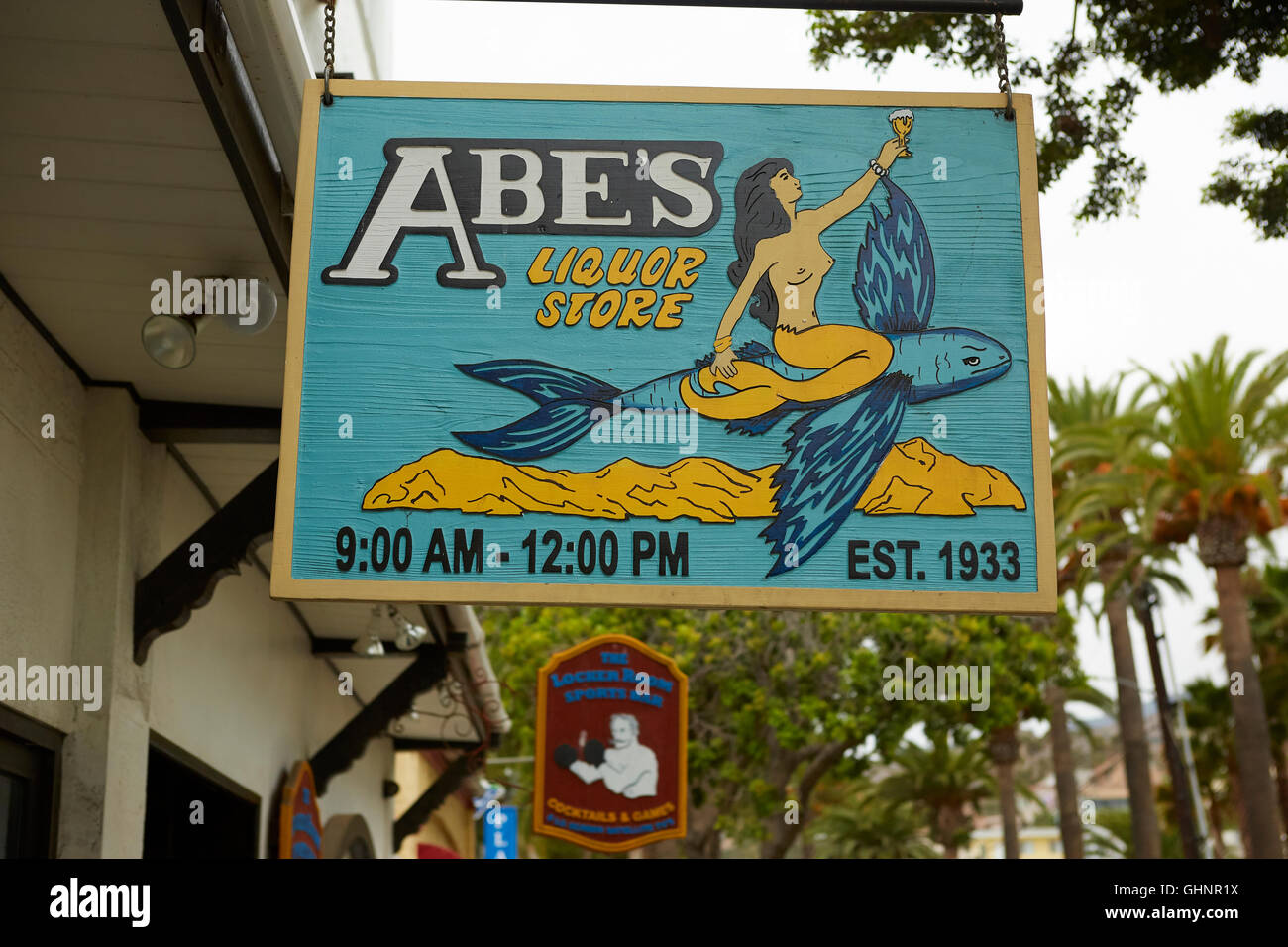 Liquor store sign hi-res stock photography and images - Alamy