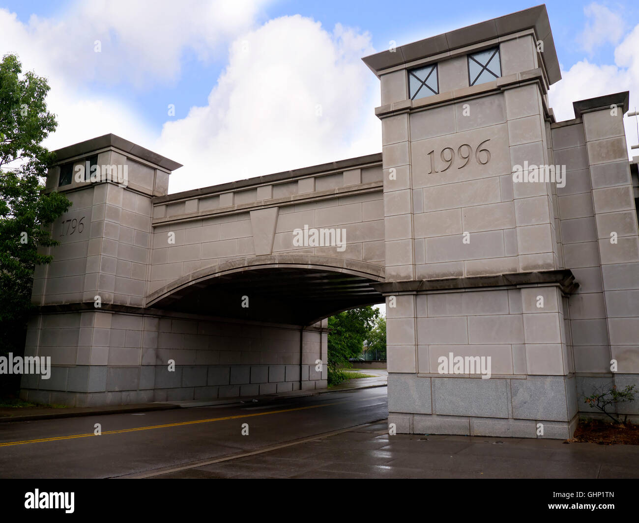 Tennessee memorial sculptures and fountain to those involved in ...