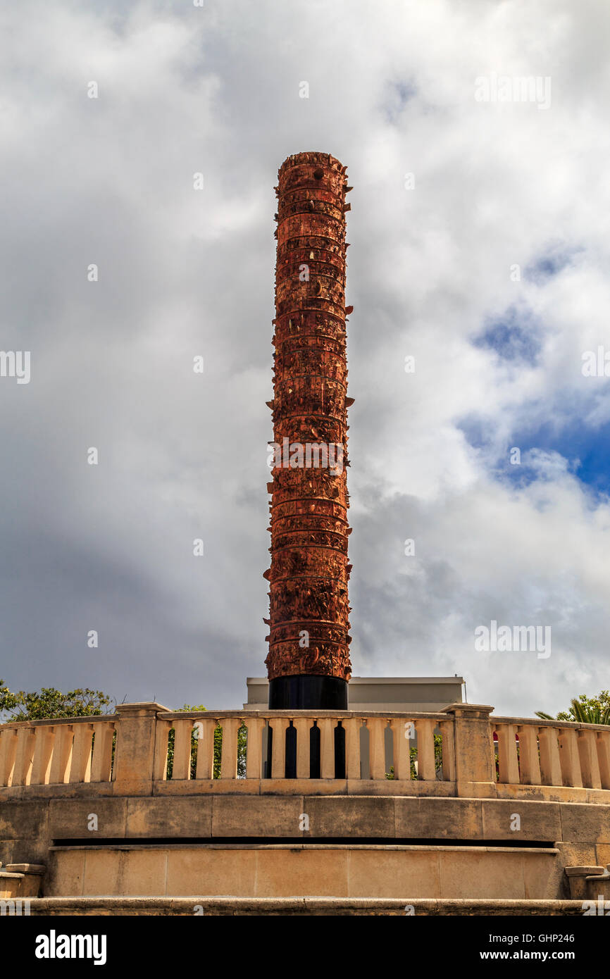 El totem hi-res stock photography and images - Alamy