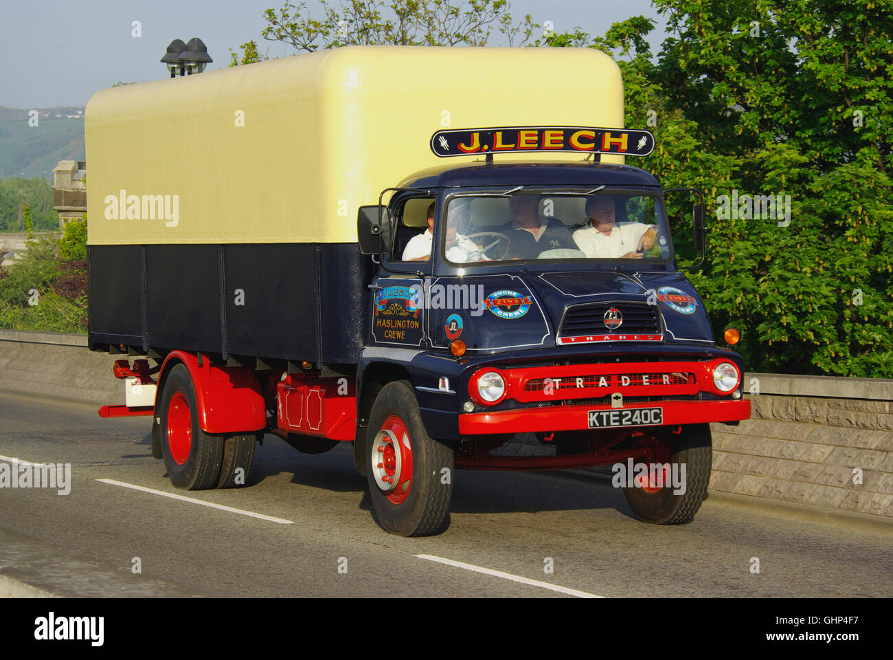 Thames trader lorry hi-res stock photography and images - Alamy