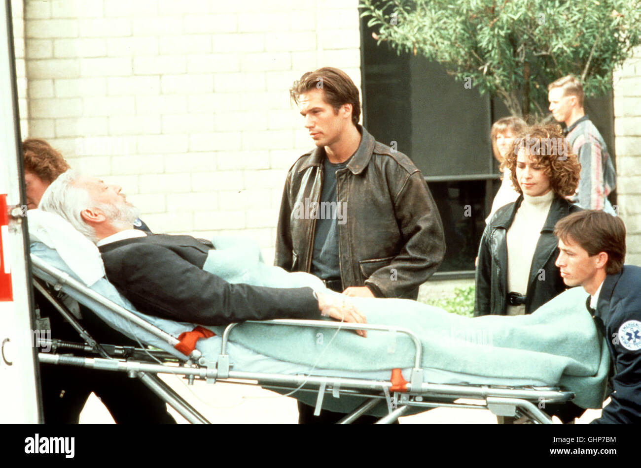 PUPPET MASTERS - BEDROHUNG AUS DEM ALL Szene mit DONALD SUTHERLAND ...