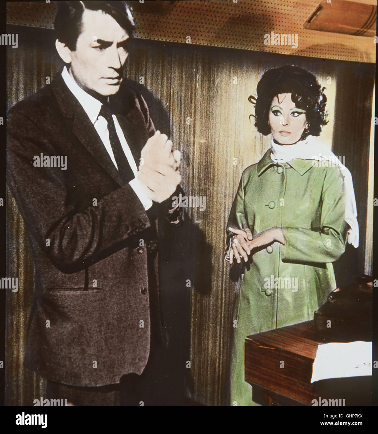 Arabeske - Professor Pollock (GREGORY PECK) gerät in die Fänge eines ...