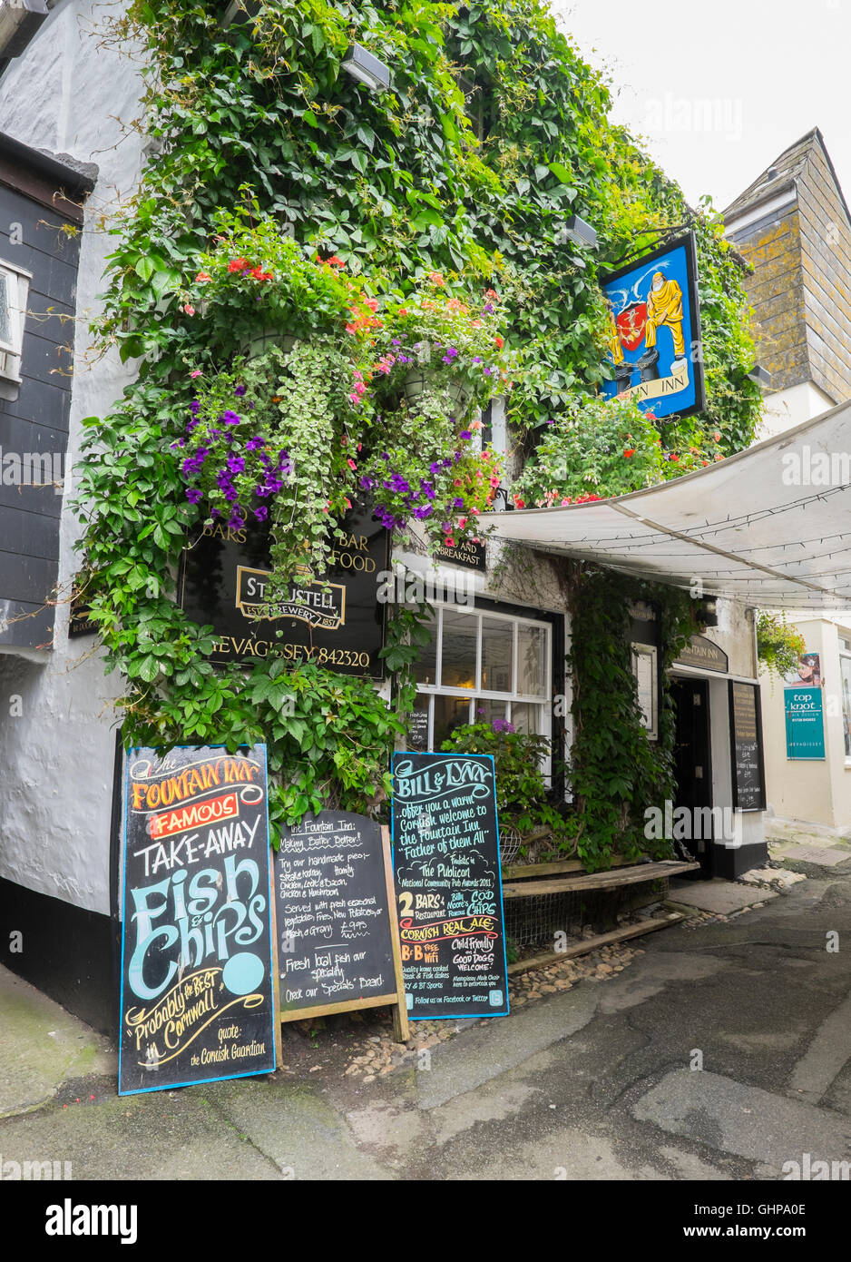 Mevagissey cornwall pub hi-res stock photography and images - Alamy