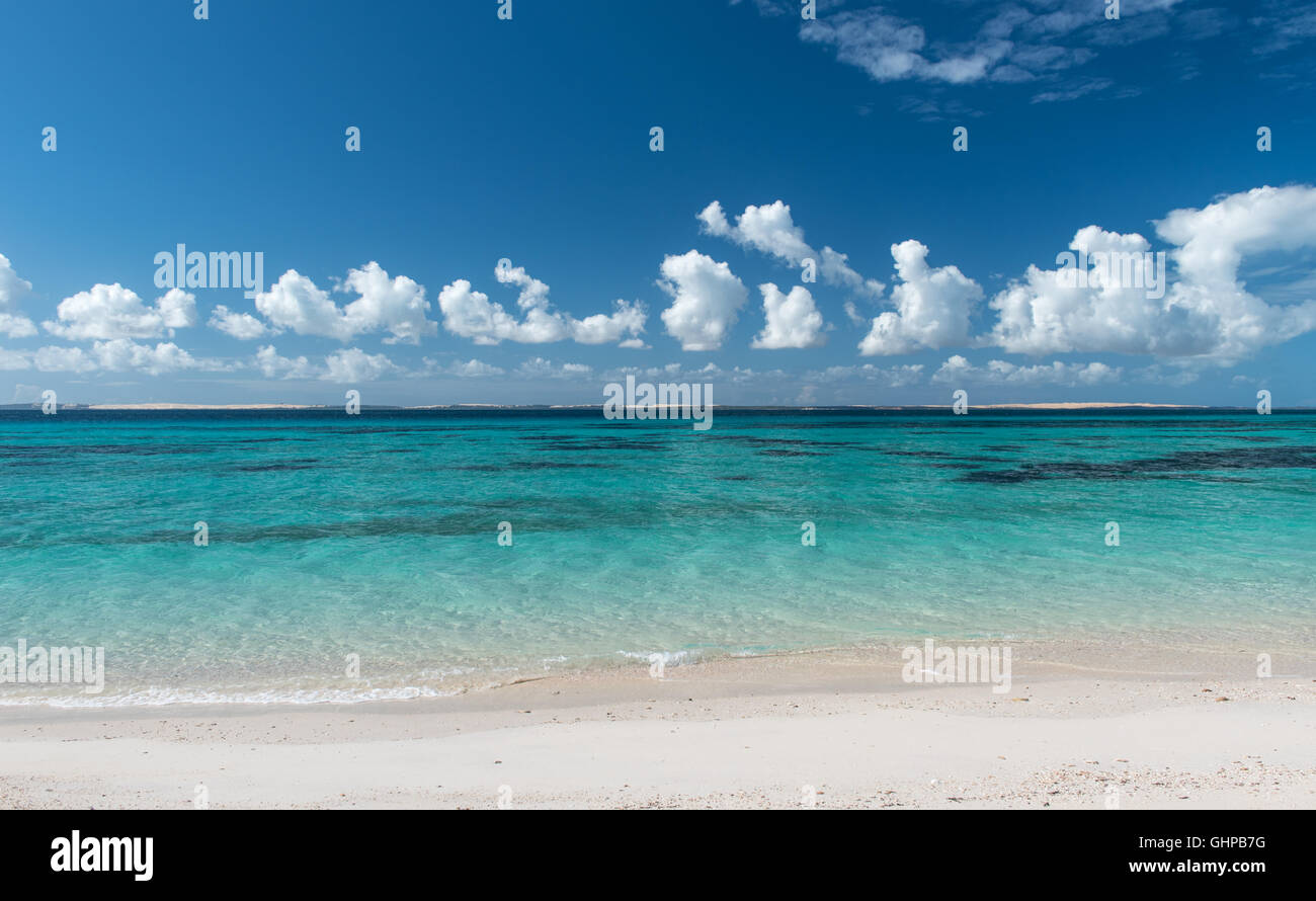 The coast of Santa Carolina Island in the Bazaruto Archipelago ...