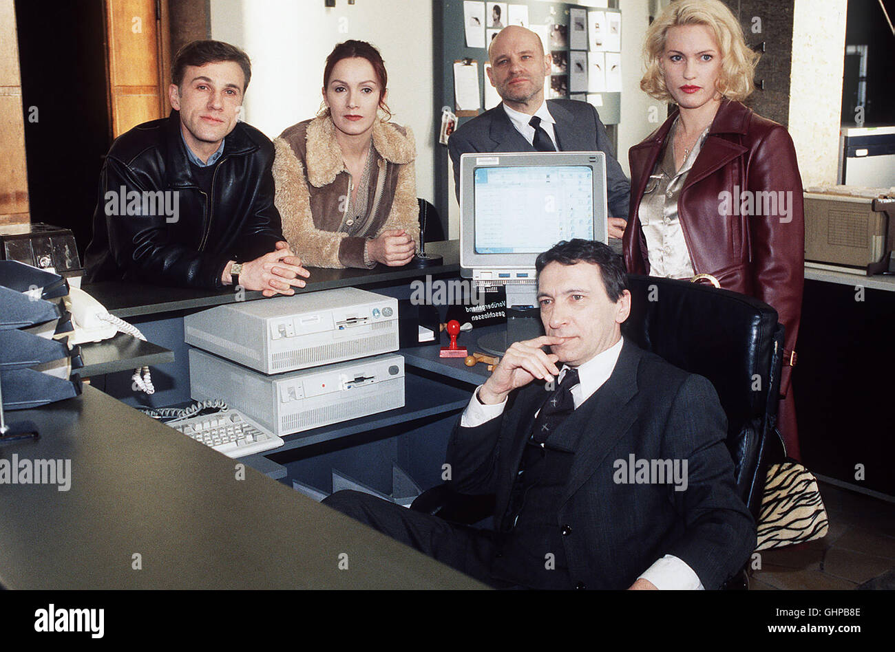 Die junge Kosmetikerin Vicky, überfällt aus Verzweiflung eine Bank, um ...