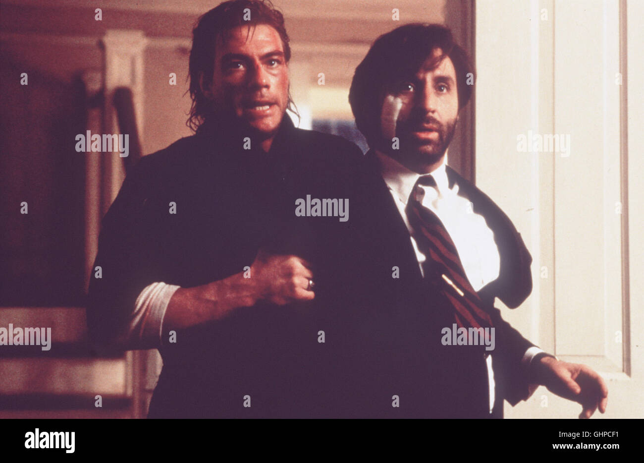 timecop - Spezialagent Max Walker (JEAN-CLAUDE VAN DAMME) hat die ...