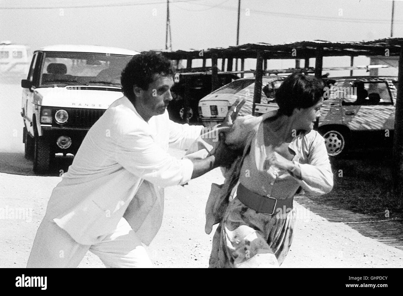 HEISSE NÄCHTE IN SAINT TROPEZ Zwei Polizisten legen einem deutschen ...