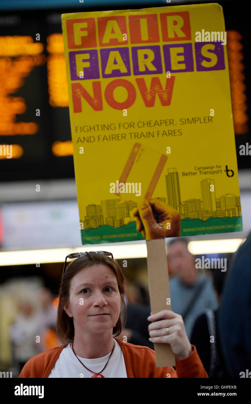 Strike sign hi-res stock photography and images - Alamy