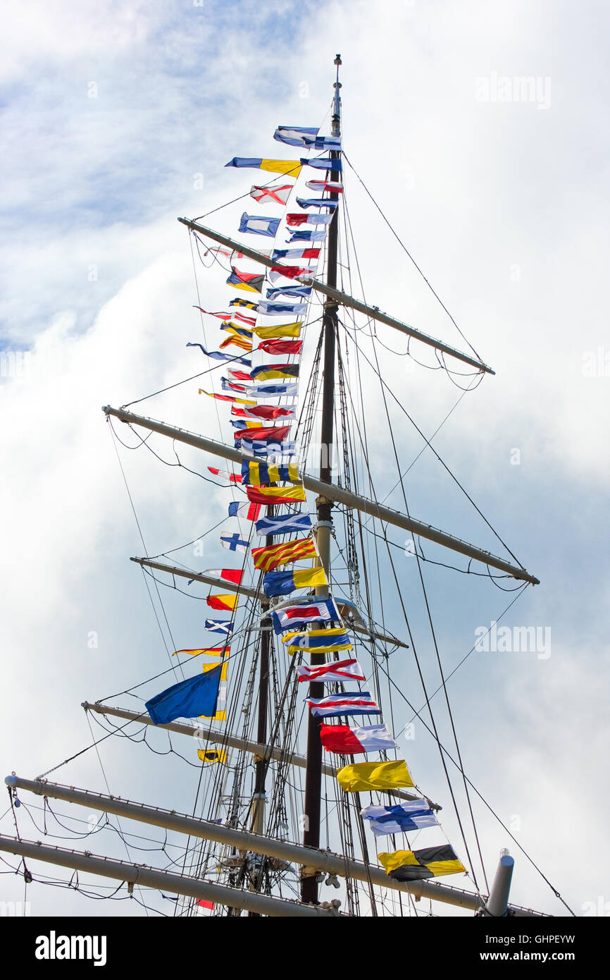 Flags mast hi-res stock photography and images - Alamy