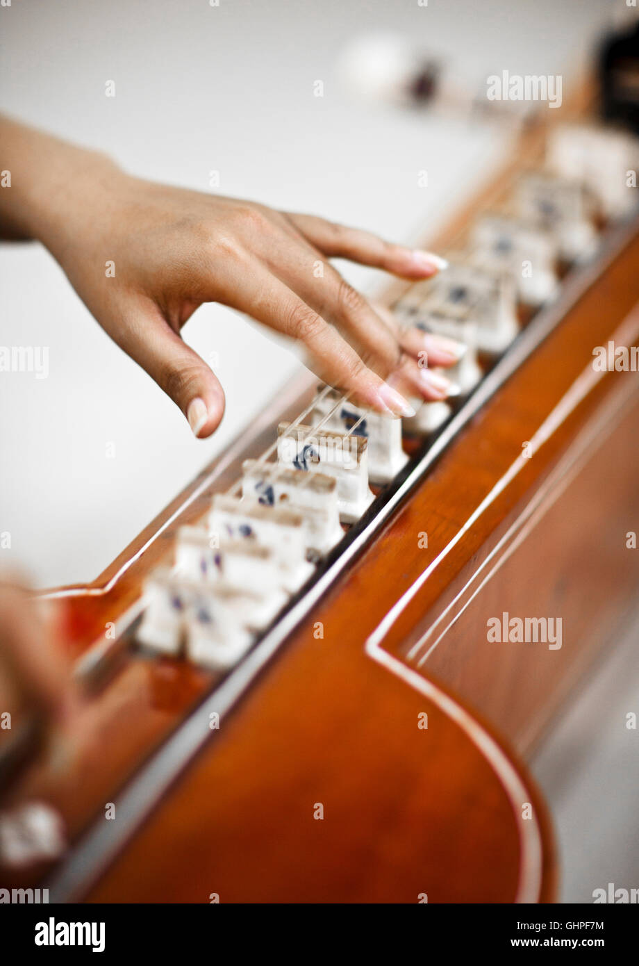 Ouch Savy practices her Takhe. Phnom Penh,Cambodia Stock Photo - Alamy