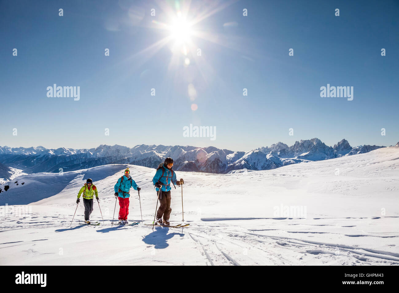 vor der Kulisse der Sextner Dolomiten, Tourengeher in grandioser ...