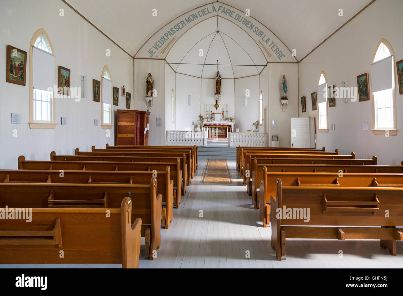 Catholic church altar sanctuary hi-res stock photography and images - Alamy