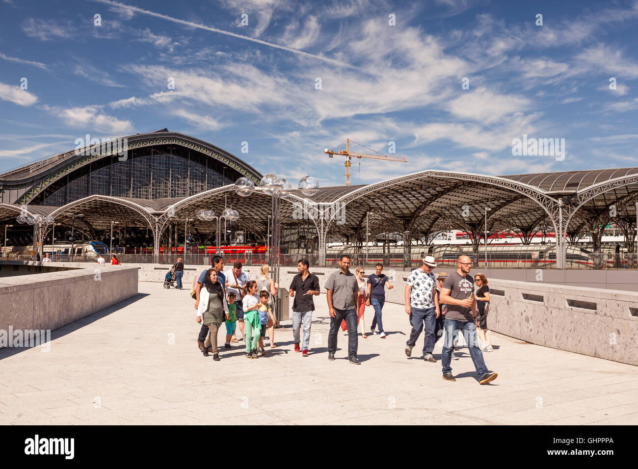Cologne germany train station hi-res stock photography and images - Alamy