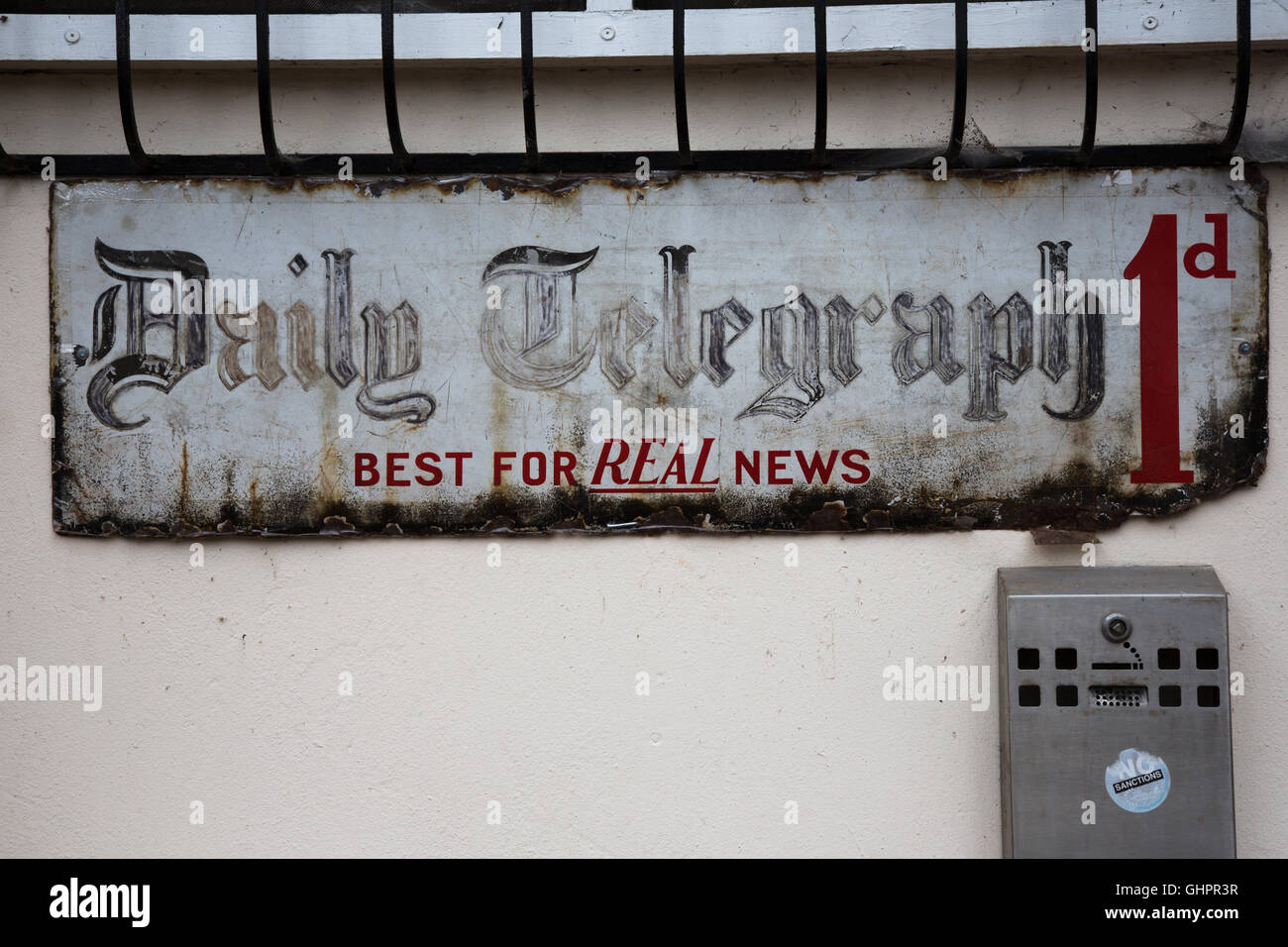 Daily newspaper advertising hi-res stock photography and images - Alamy