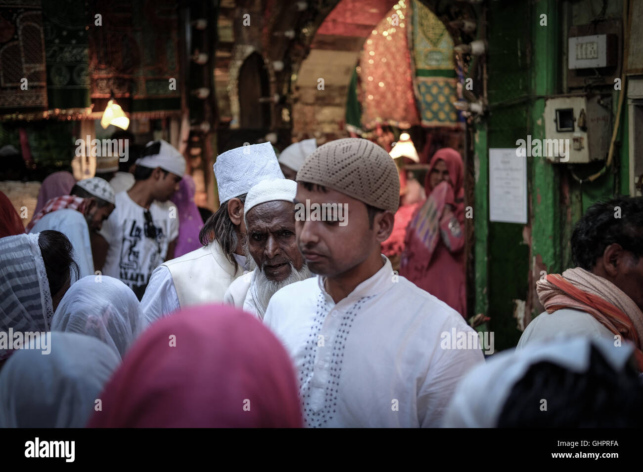 People of Nizamuddin Stock Photo - Alamy