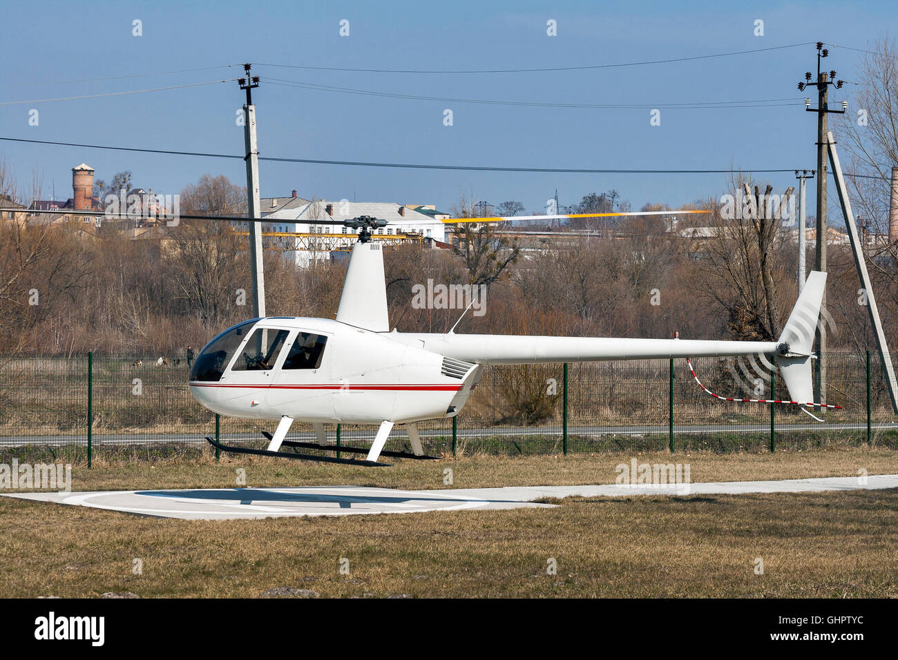Low flying helicopter chopper hi-res stock photography and images - Alamy