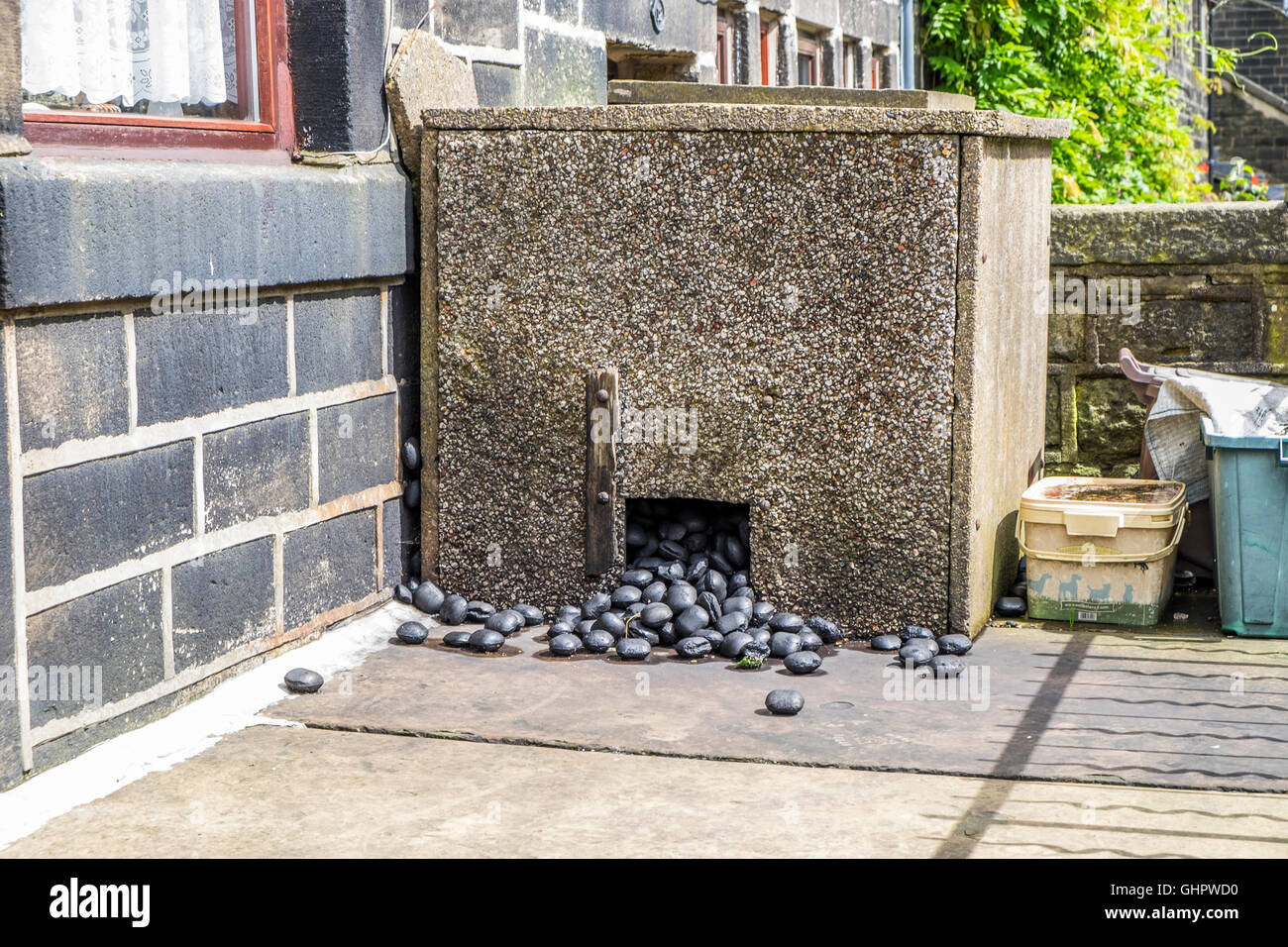 Coal bunker hi-res stock photography and images - Alamy