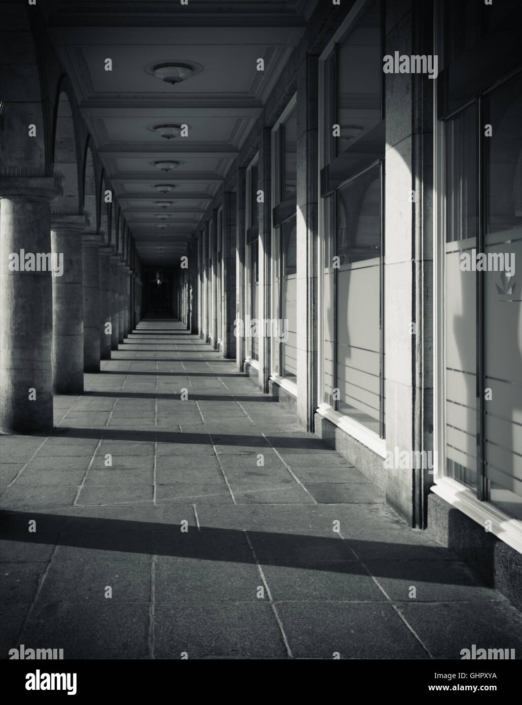 Columned architecture hi-res stock photography and images - Alamy