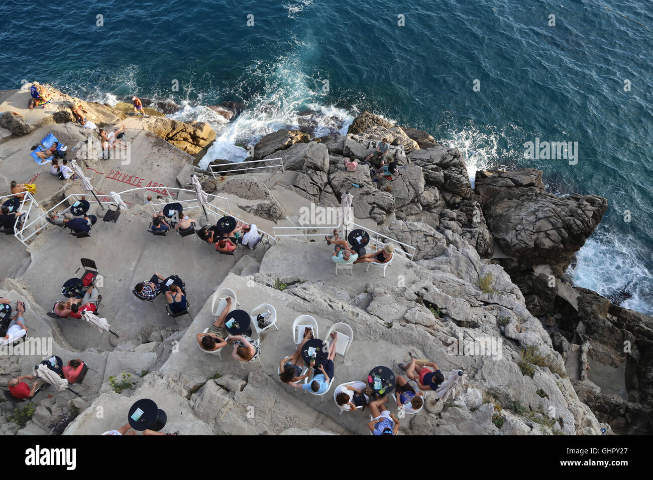 Groups of people overhead hi-res stock photography and images - Alamy