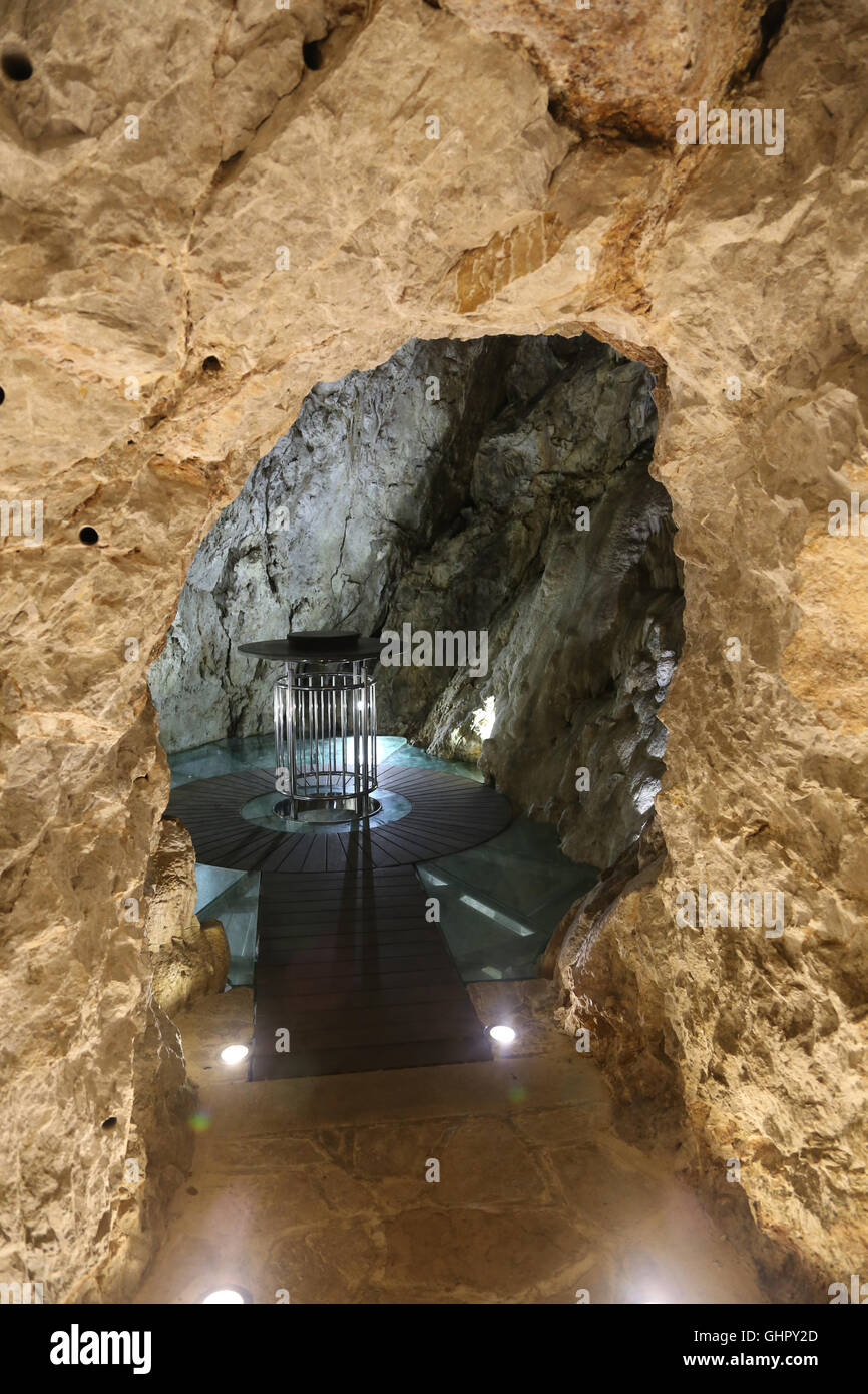 Cave bar croatia hi-res stock photography and images - Alamy