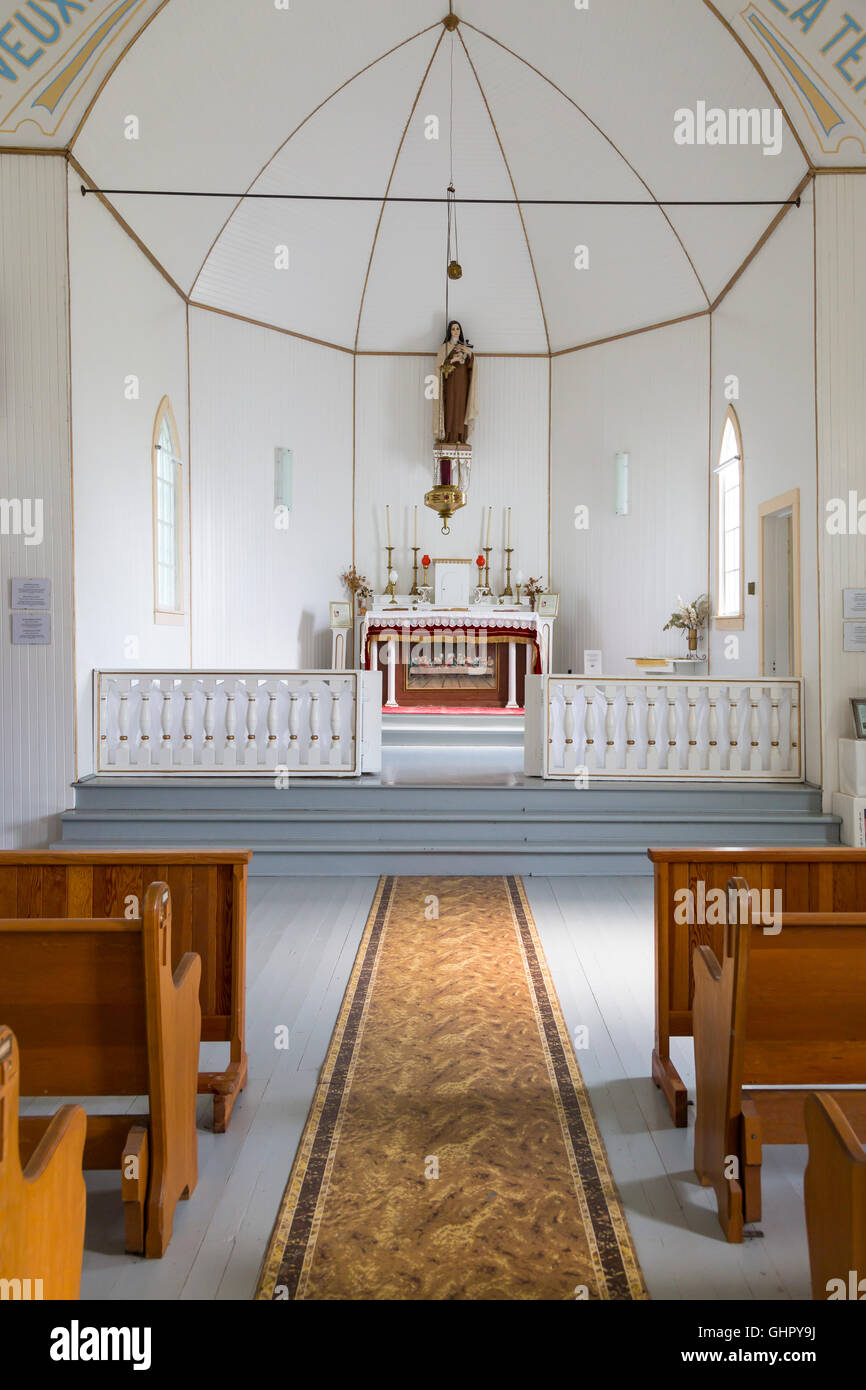 Catholic church altar sanctuary hi-res stock photography and images - Alamy