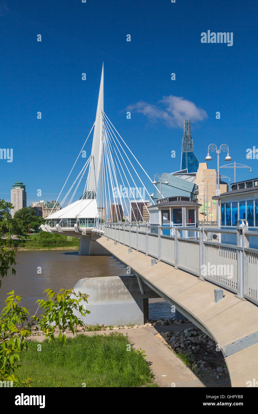 The Red River and city skyline of Winnipeg, Manitoba, Canada Stock ...