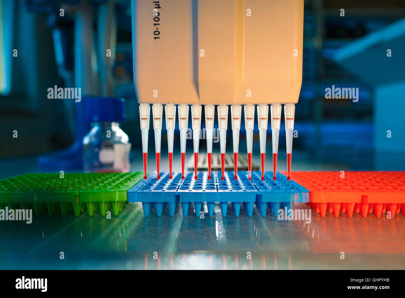 Pipette tip hi-res stock photography and images - Alamy