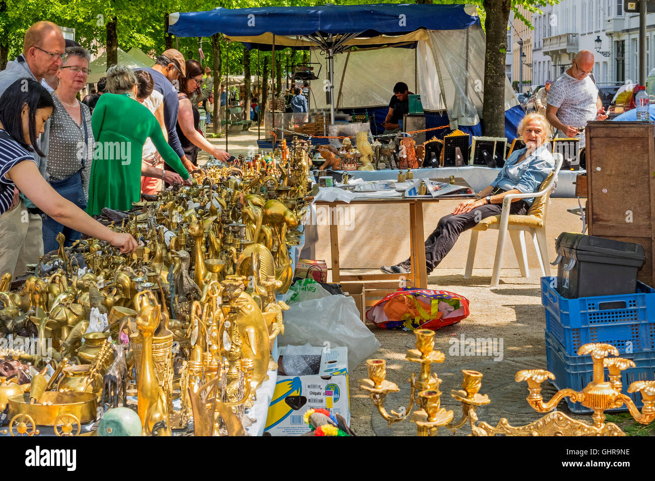 Flea Market By Dijver Canal Bruges Belgium Stock Photo - Alamy