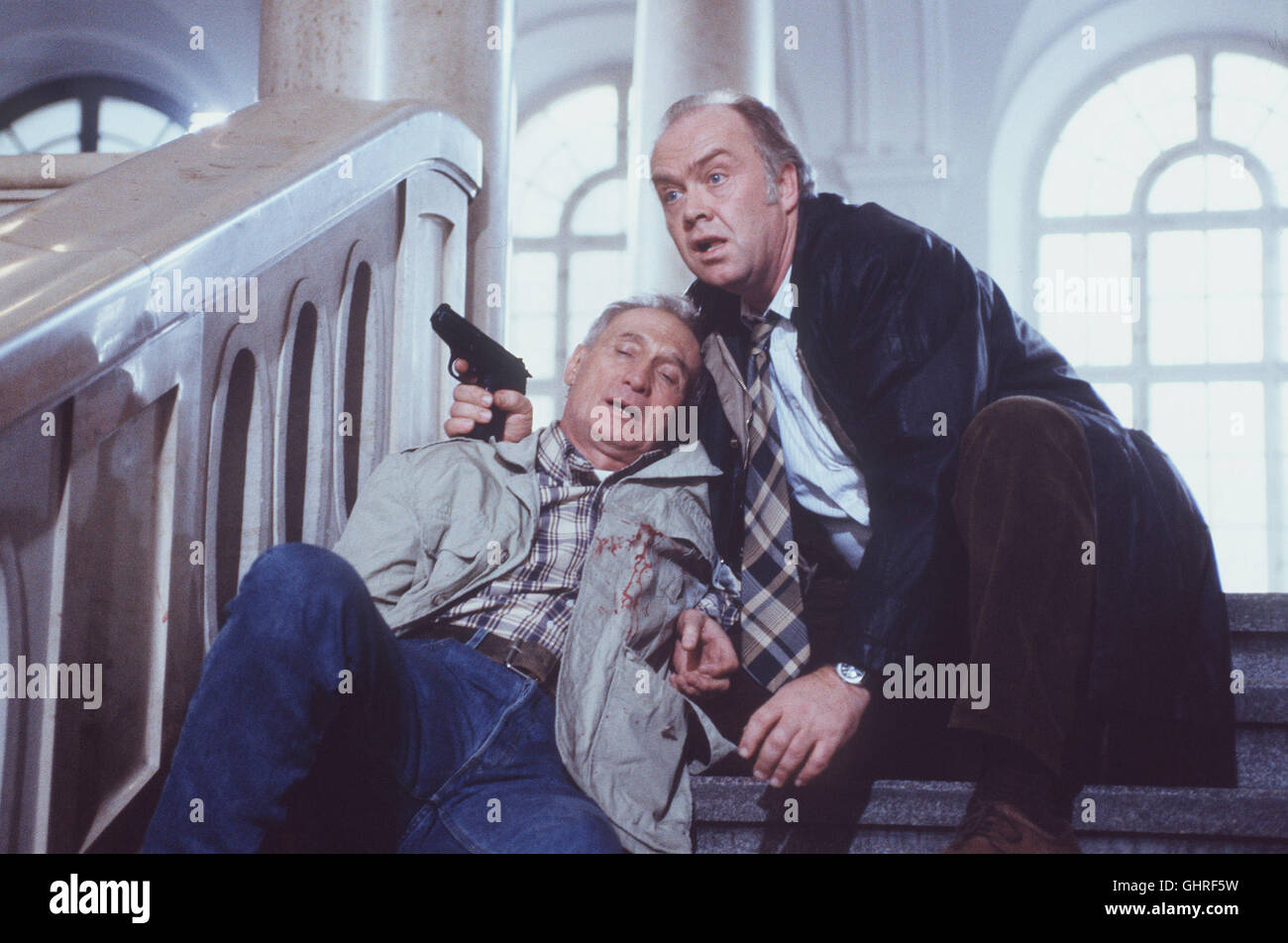 tatort - Hauptkommissar Flemming (MARTIN LÜTTGE, r.) hat den ...