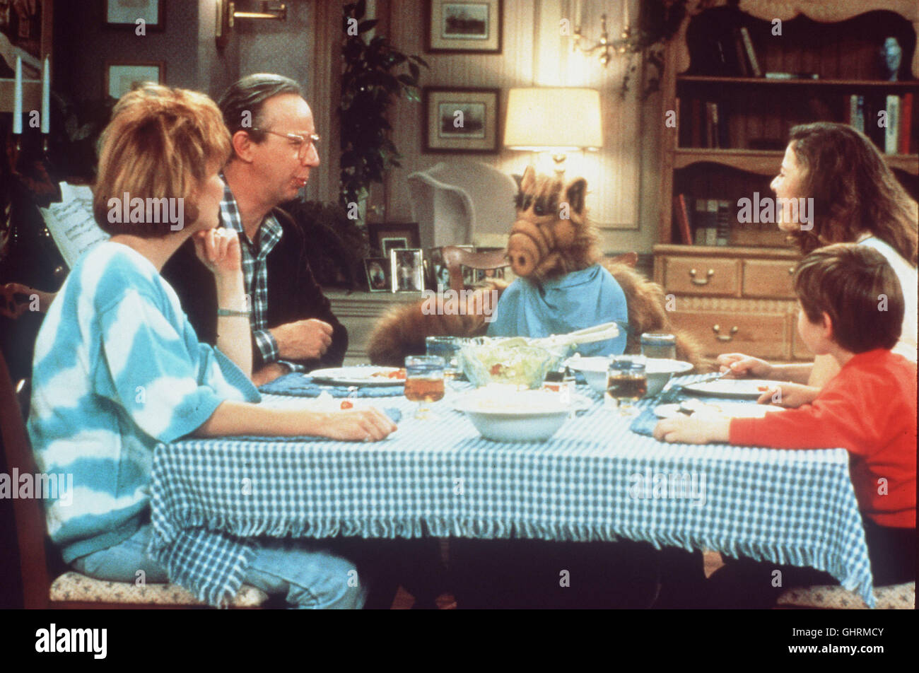 ALF KATE (ANNE SCHEDEED), WILLIE (MAX WRIGHT), ALF, Lynn (ANDREA ELSON ...