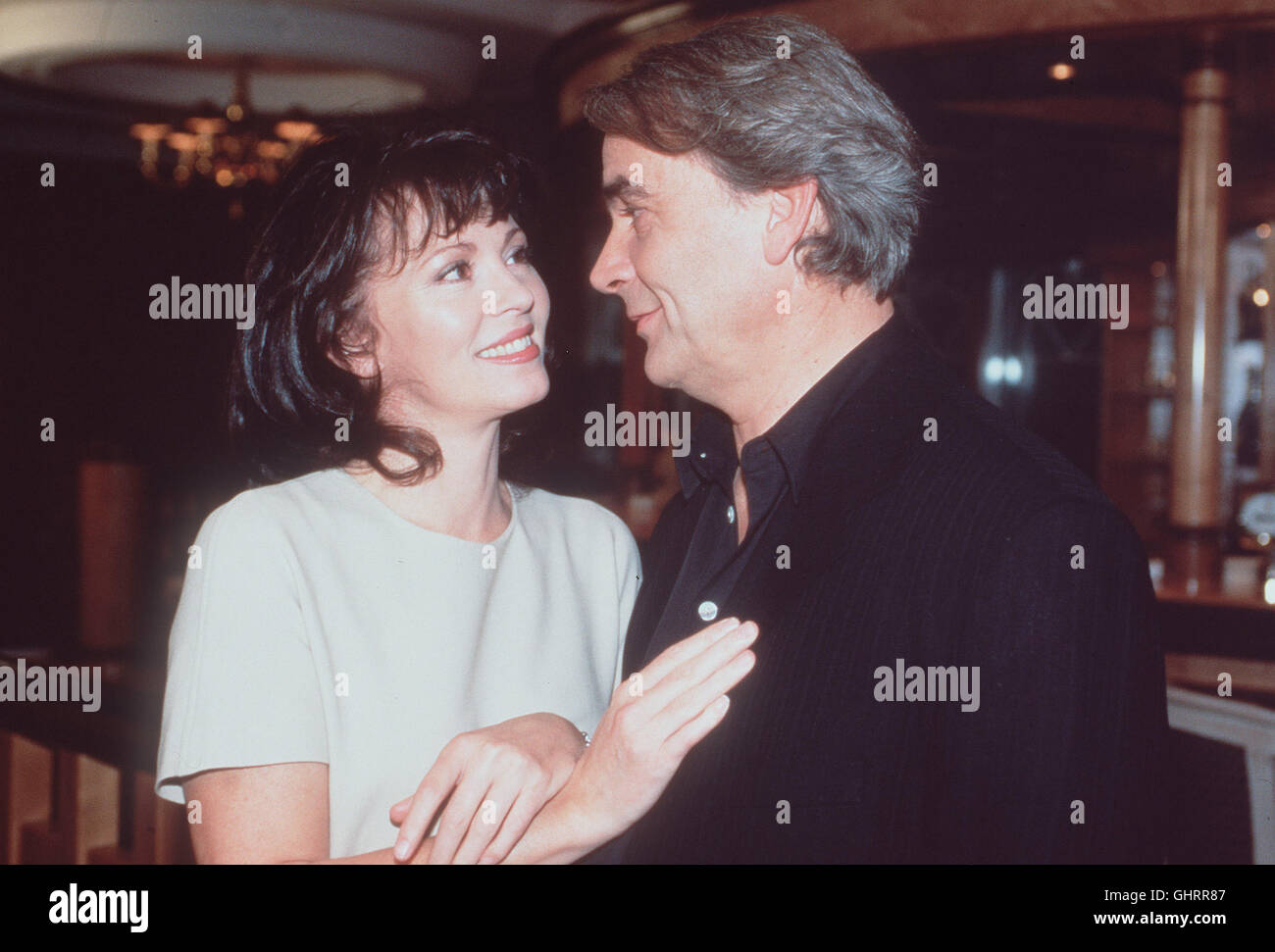 SIMONES ENTSCHEIDUNG- Bei Mickey findet Simone Andersen (IRIS BERBEN ...