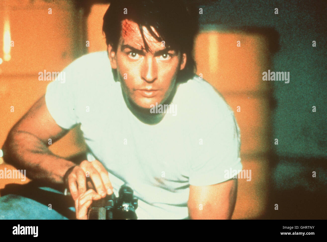 MEN AT WORK- Carl (CHARLIE SHEEN) und James arbeiten als Müllmänner ...