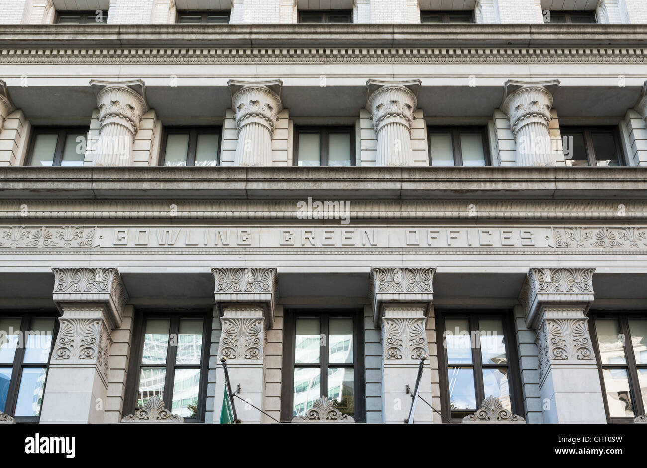 Bowling green building hi-res stock photography and images - Alamy