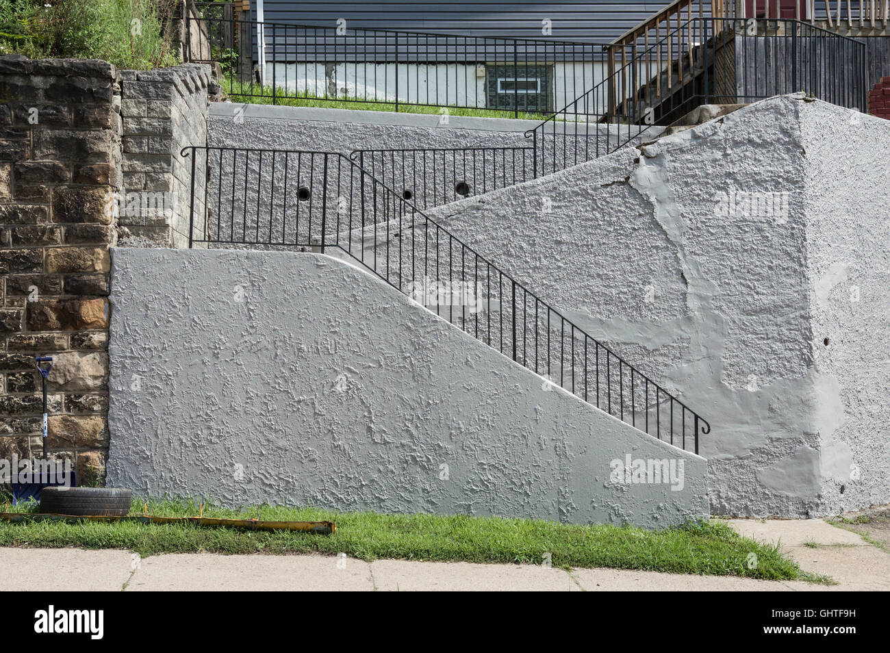 A twisting staircase in Pittsburgh's Mount Washington neighborhood ...