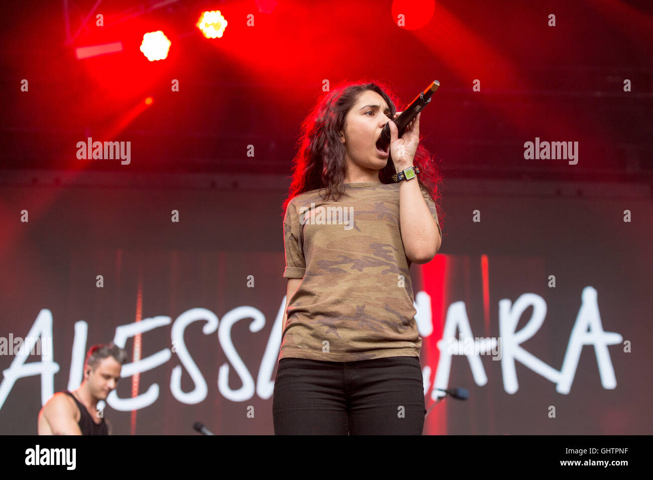 Alessia cara singer hi-res stock photography and images - Alamy