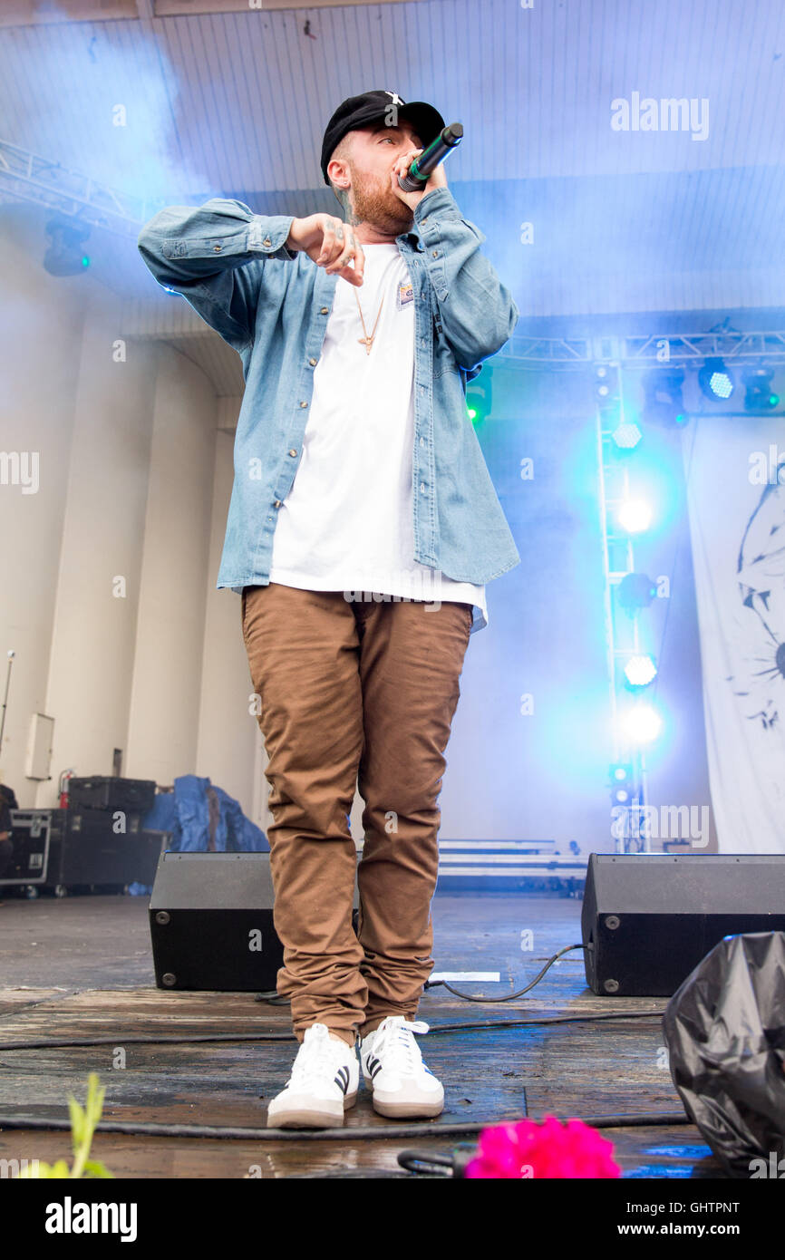 Chicago, Illinois, USA. 29th July, 2016. Rapper MAC MILLER performs ...