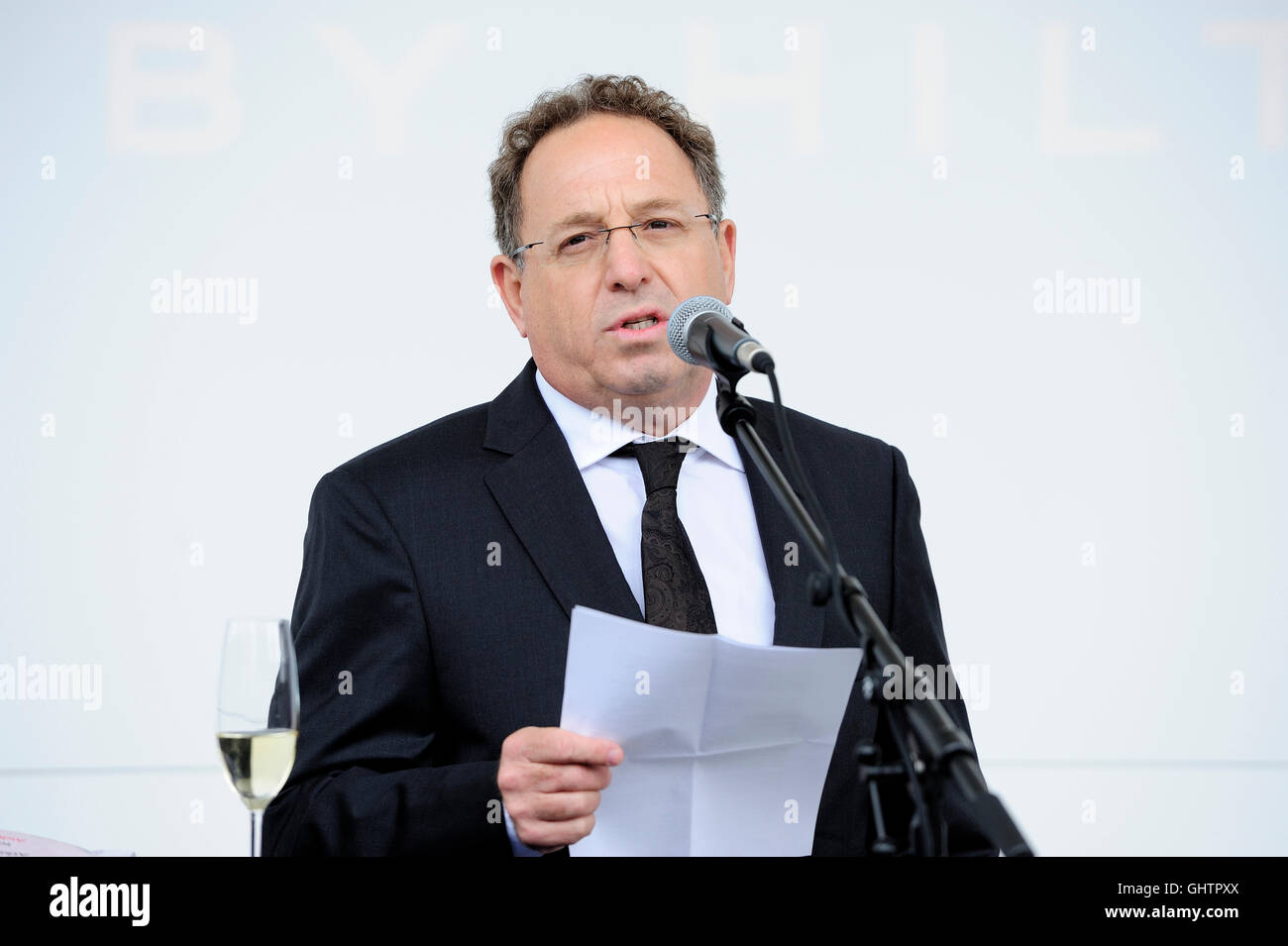 2016 asaf gottesman from the studio gsarch hi-res stock photography and ...